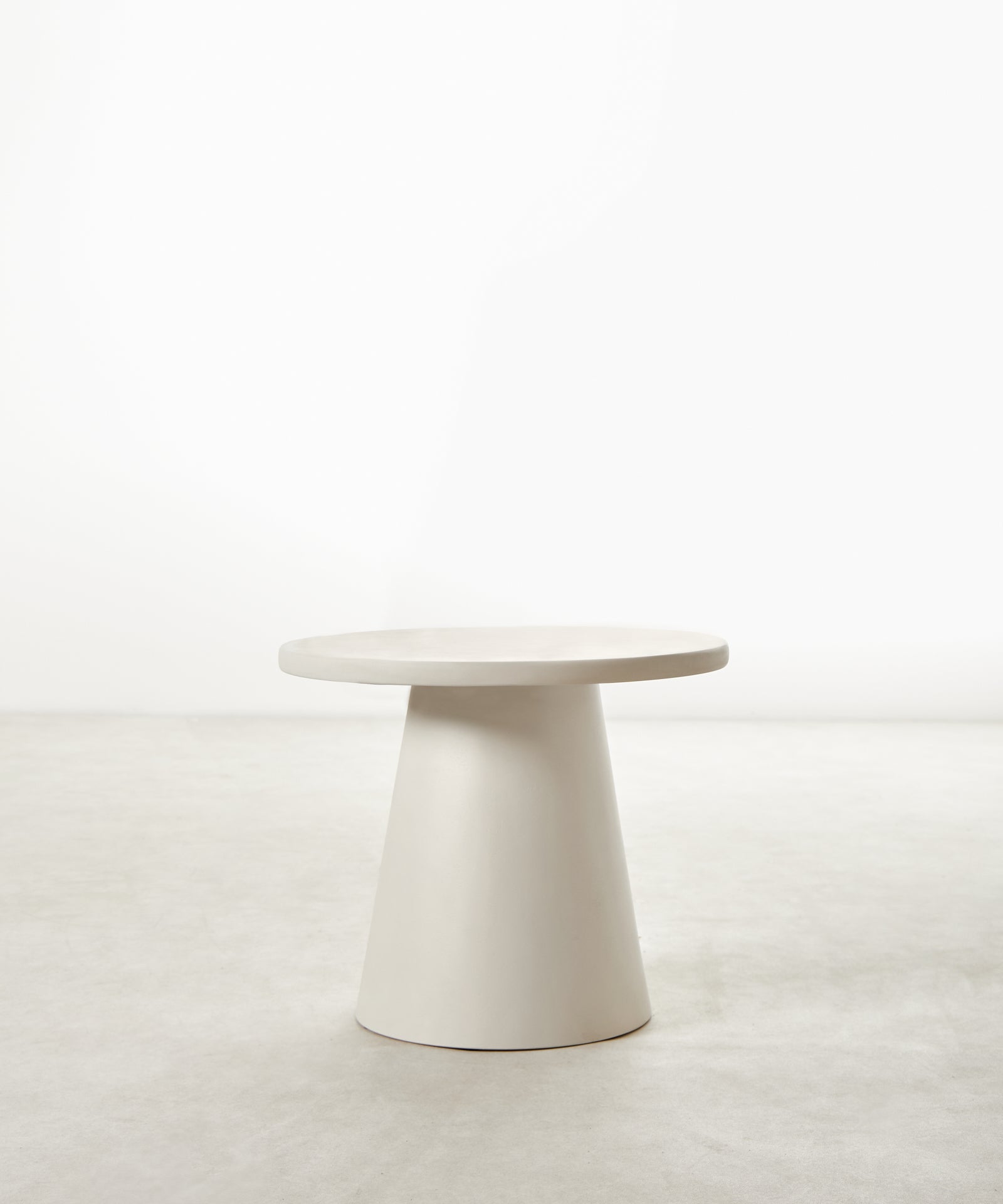 Round Microcement Side Table Eren (80 cm) – Northdeco