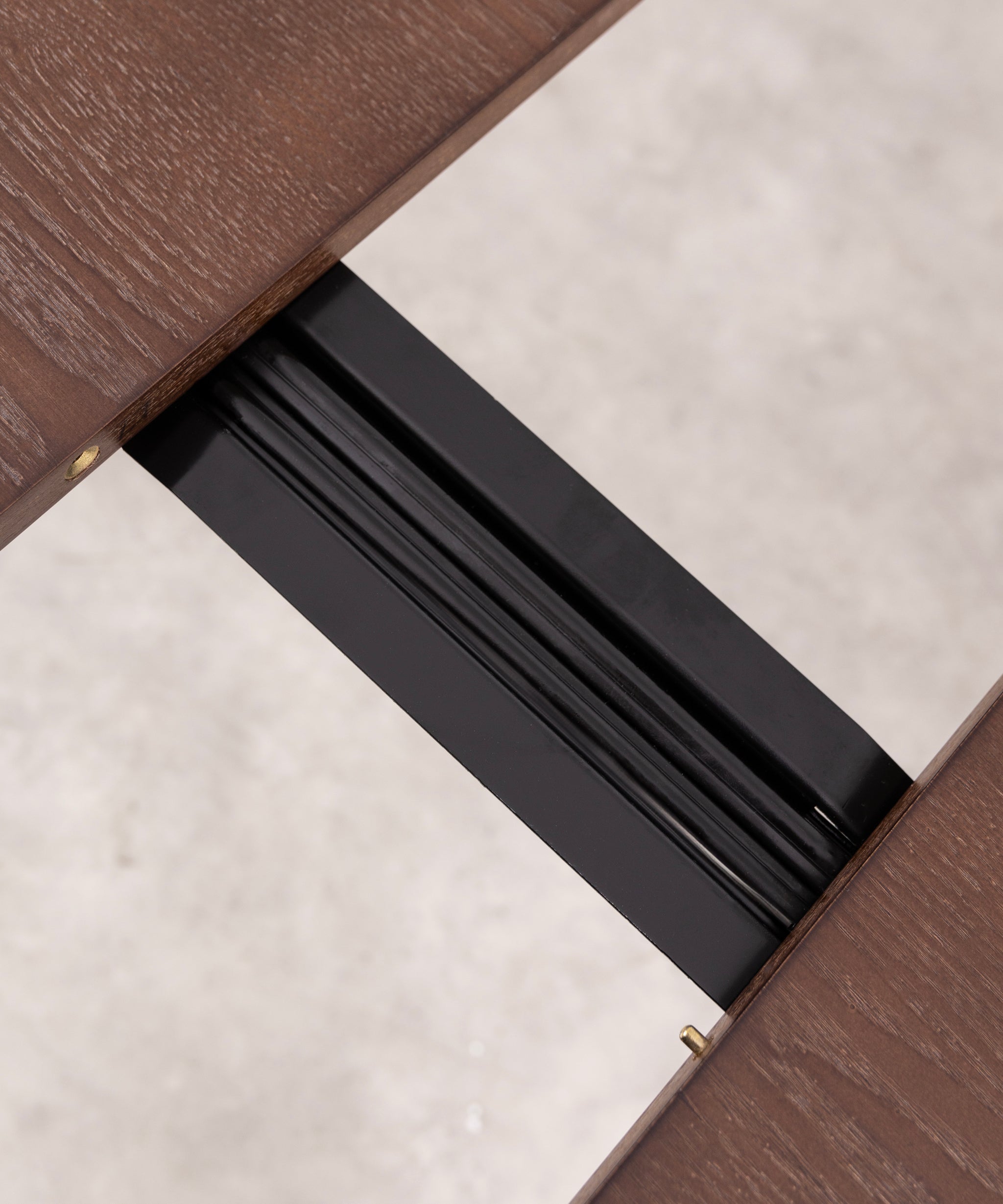 Mesa de Comedor Ovalada Extensible en Madera y Metal Karen (150-210 cm – Northdeco