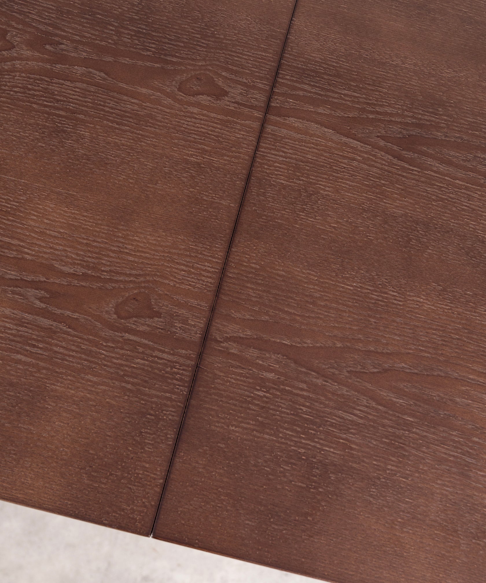 Mesa de Comedor Ovalada Extensible en Madera y Metal Karen (150-210 cm – Northdeco